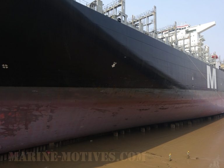 Dry Dock - marine-motives.com Ship Photos and Maritime Photography